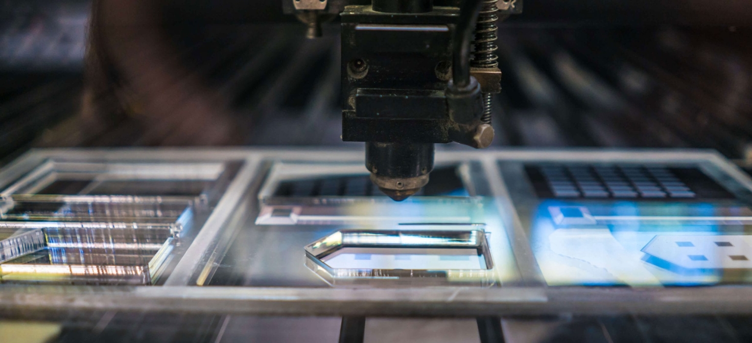 Acrylic vs Polycarbonate - Midton