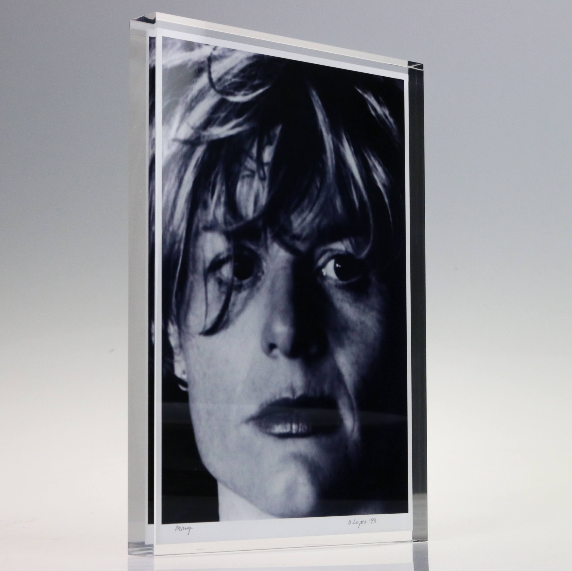 Acrylic Embedment for Interiors