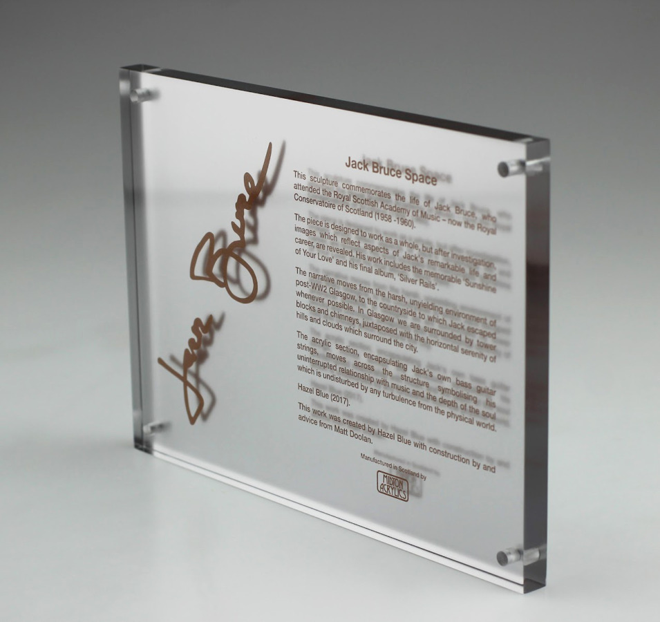 The Art and Craftsmanship of Personalised Plaques